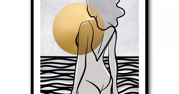 Maika and the sea Wall Art